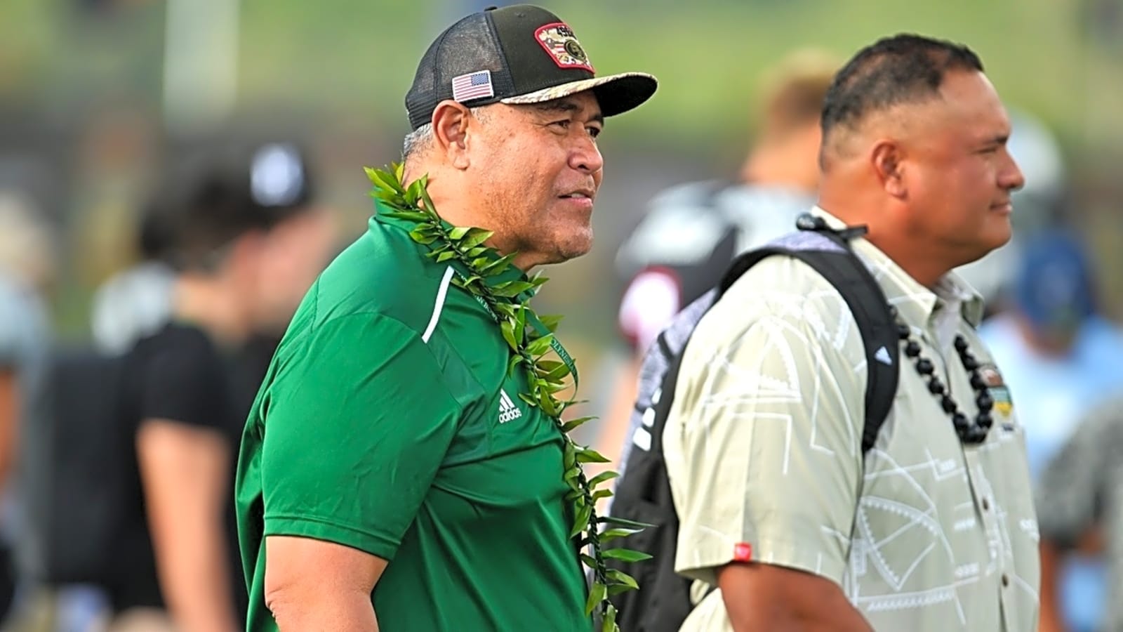 Four-time Super Bowl champion Jesse Sapolu seen teaching high school ...