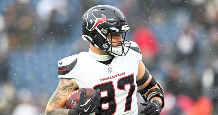 Cade Stover injury update: Texans TE exits game after awkward knee ...