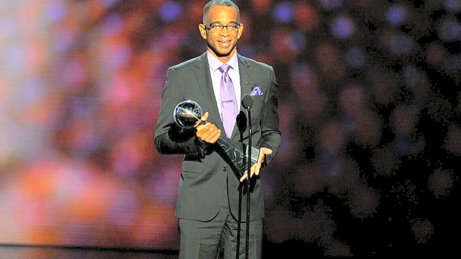 ESPN Announces Special Tribute For Legendary Broadcaster Stuart Scott ...