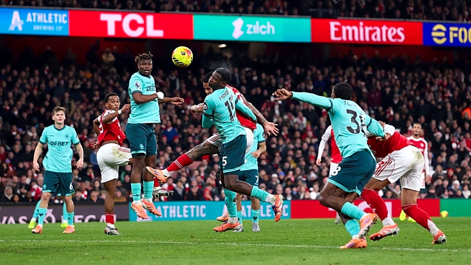 Walcott thinks Arsenal getting lucky is exactly what can help them win ...