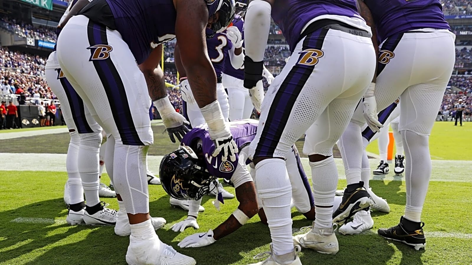 Ravens Rookie Carted Off Field as Baltimore Loses 5 Players Against ...