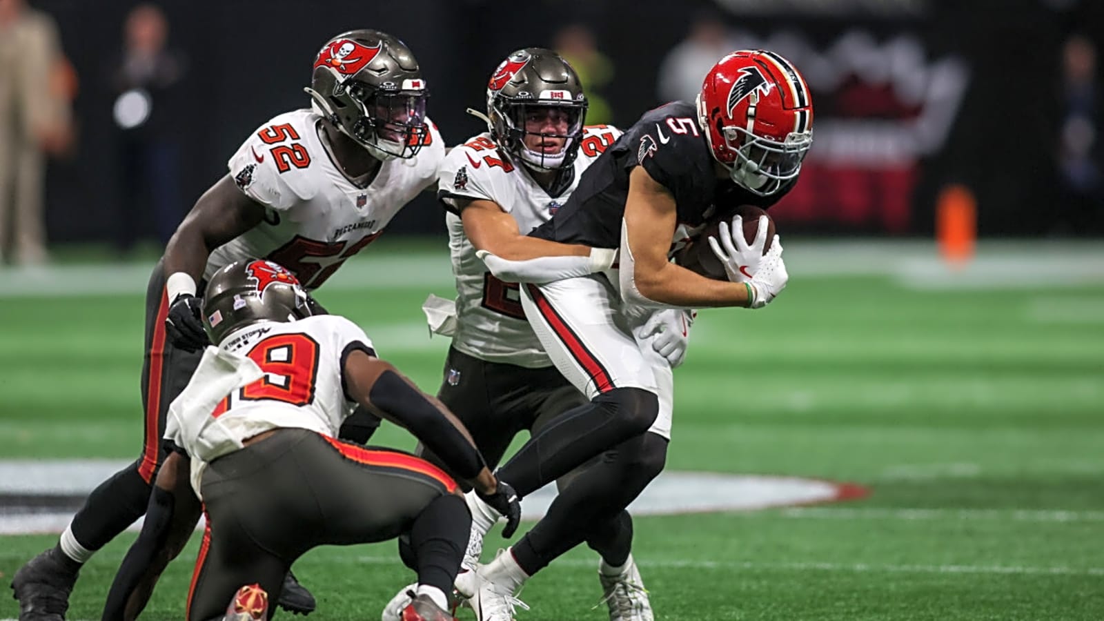 Bucs dodge a huge bullet on the eve crucial showdown with Falcons on ...