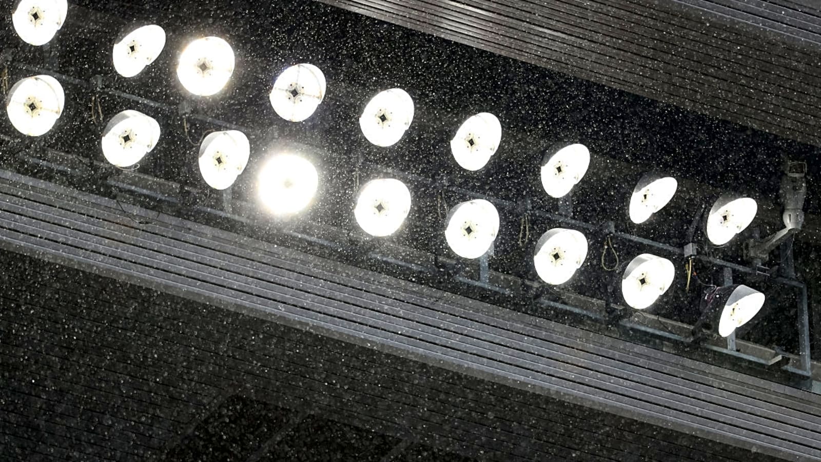 Historic MLB Stadium Covered in Snow Amid Winter Storm | Yardbarker