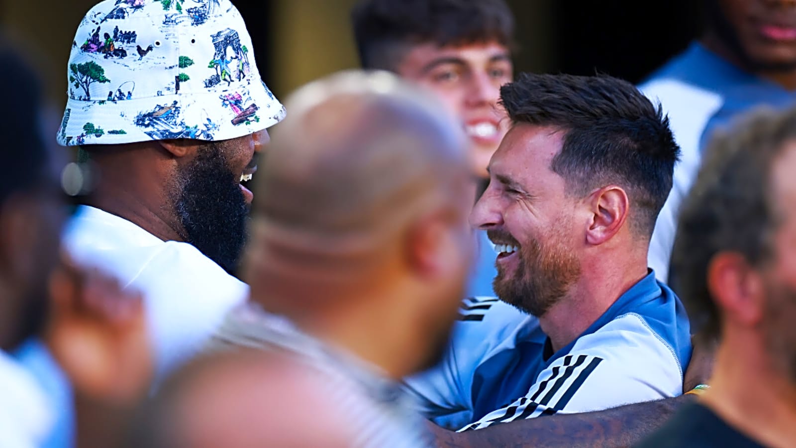 Lionel Messi Salutes LeBron James & Novak Djokovic in Classy Gesture ...