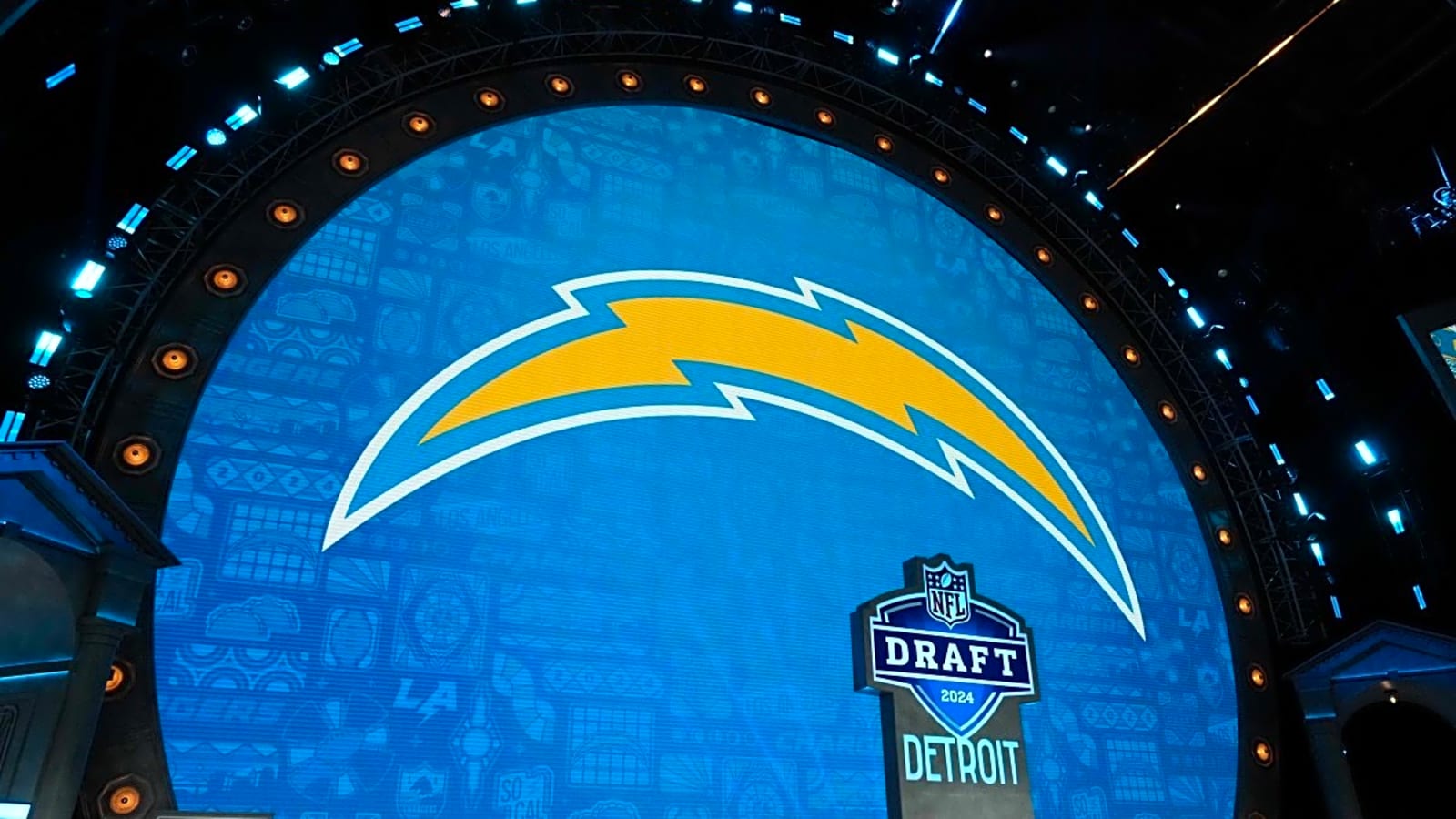 Chargers amp up Offense in Latest Mock Draft | Yardbarker
