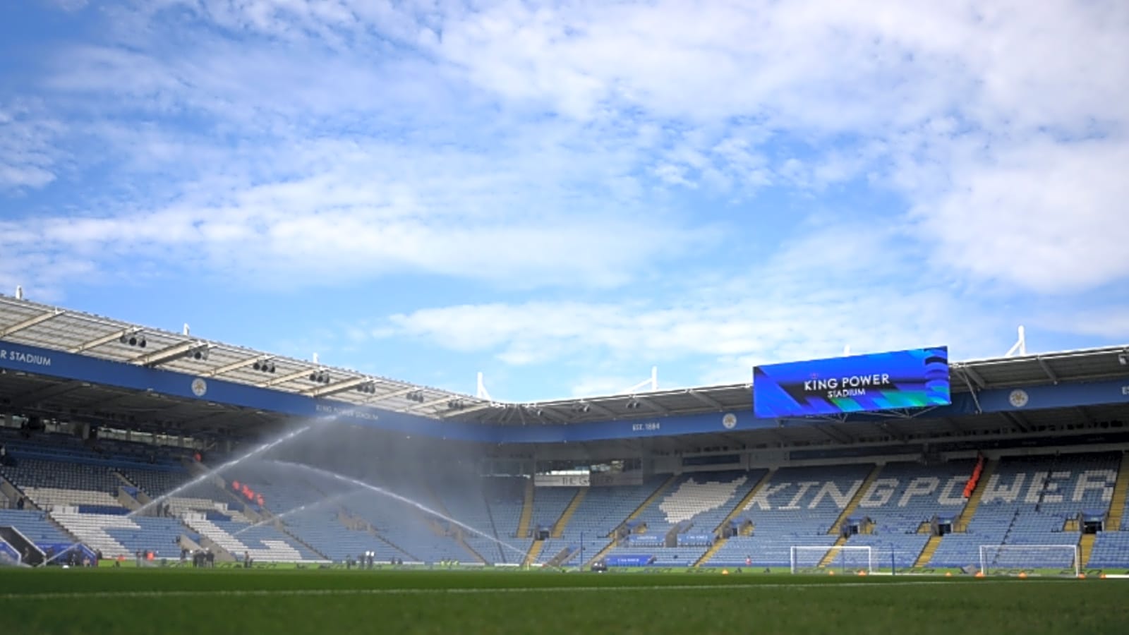 Premier League club take swift action after some Liverpool fans seize ...