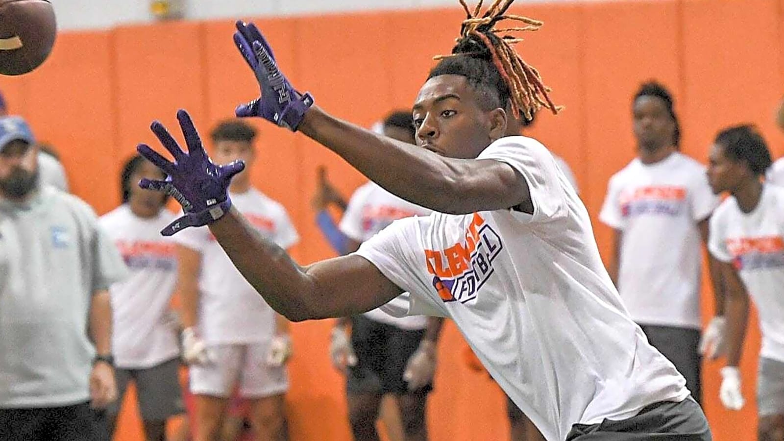 Alabama wide receiver early enrollee doing ‘awesome job’ on scout team ...