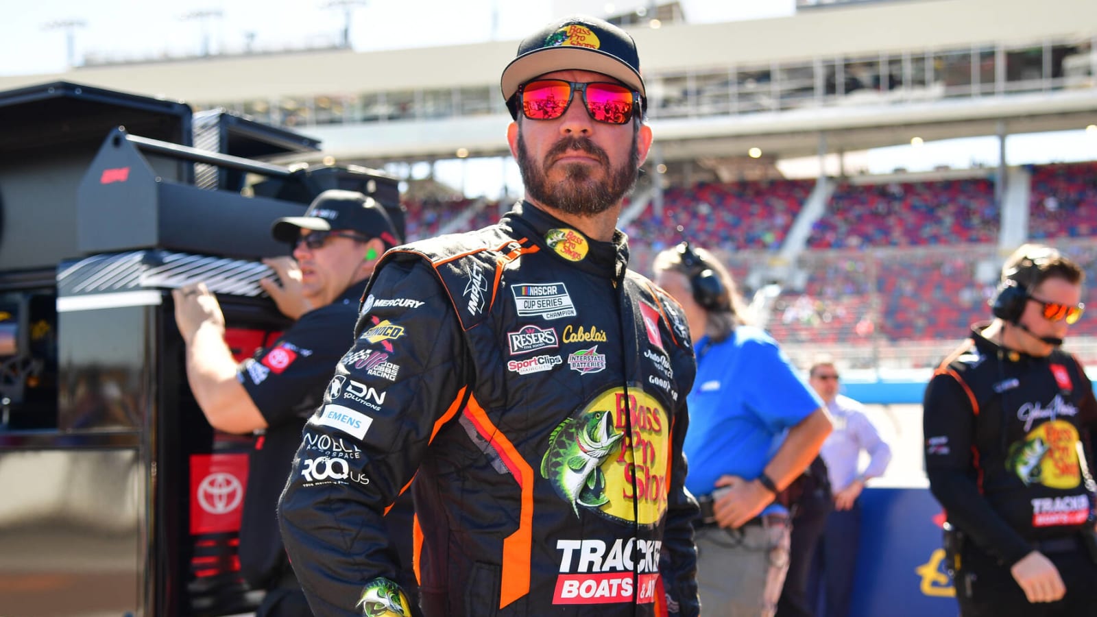 Martin Truex Jr. runs out of gas feet before finish line to fall from ...