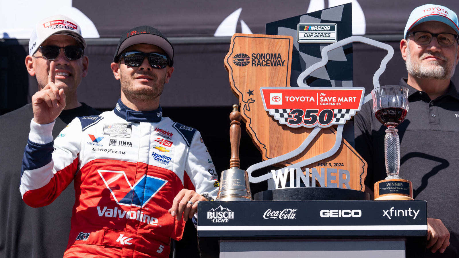 Kyle Larson cements himself as 2024 NASCAR title favorite | Yardbarker