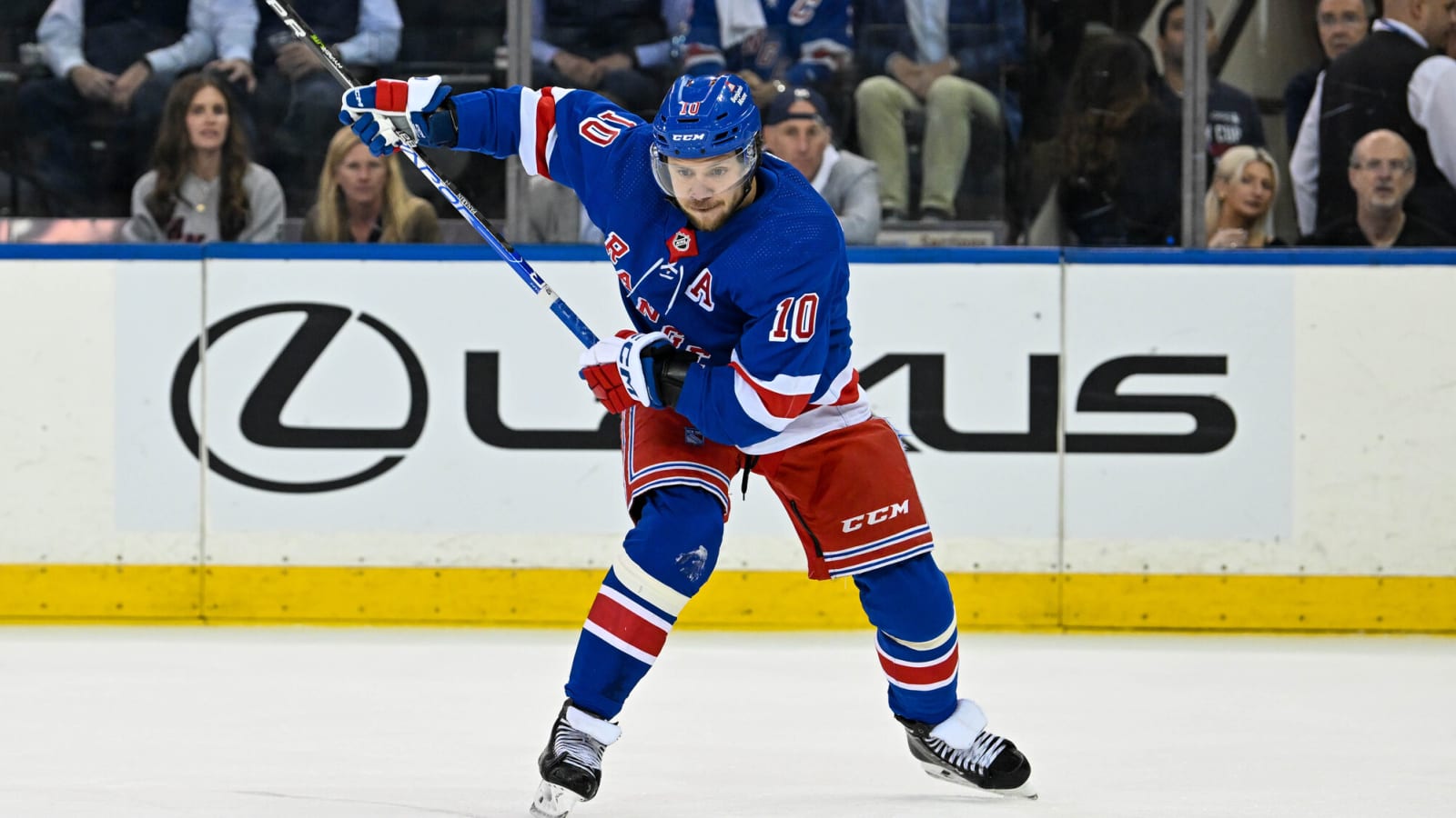 Rangers’ Artemi Panarin Leaves Game During First Period with LBI ...