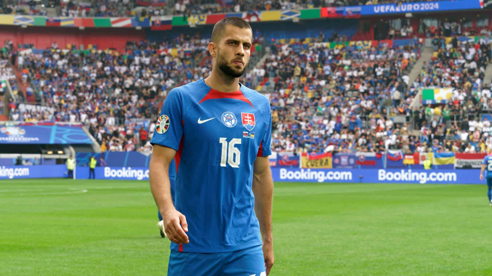 Liverpool-linked defender’s agent states which club are ‘in first place ...