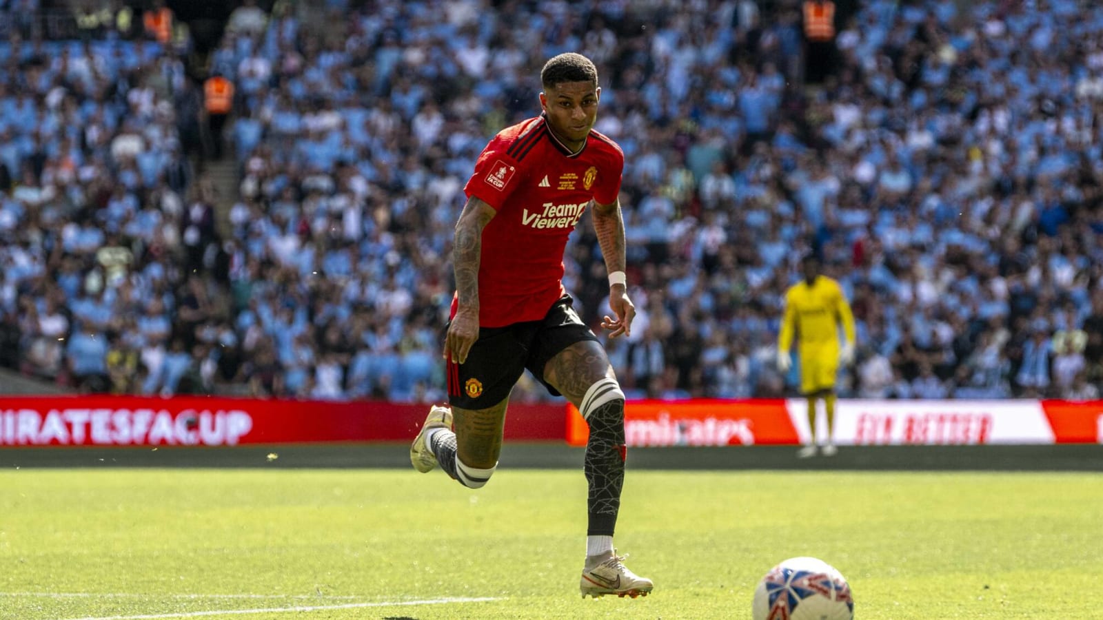 ‘Perfect fit’ – Arsenal urged to sign Manchester United duo | Yardbarker