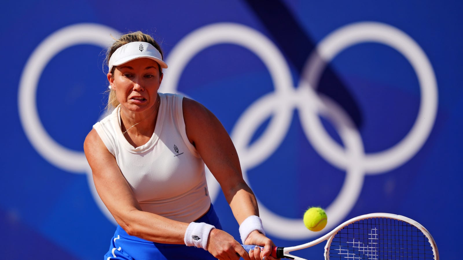 Watch: Danielle Collins has an outburst on Iga Swiatek, blasts her ...