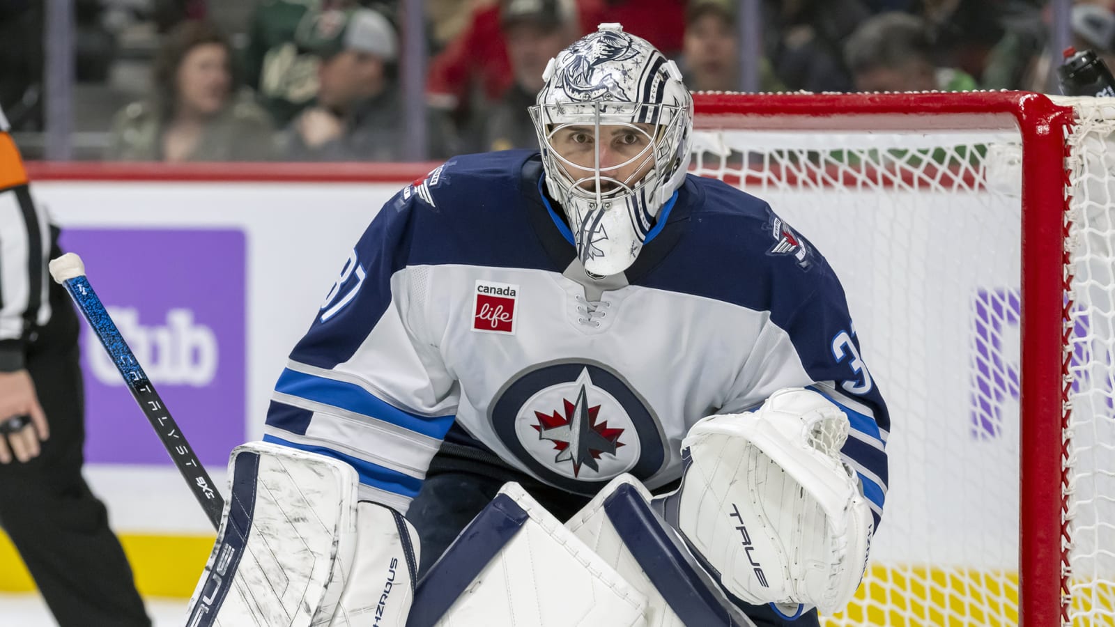 How Connor Hellebuyck’s Play Proves He’s the NHL’s Best Goalie | Yardbarker