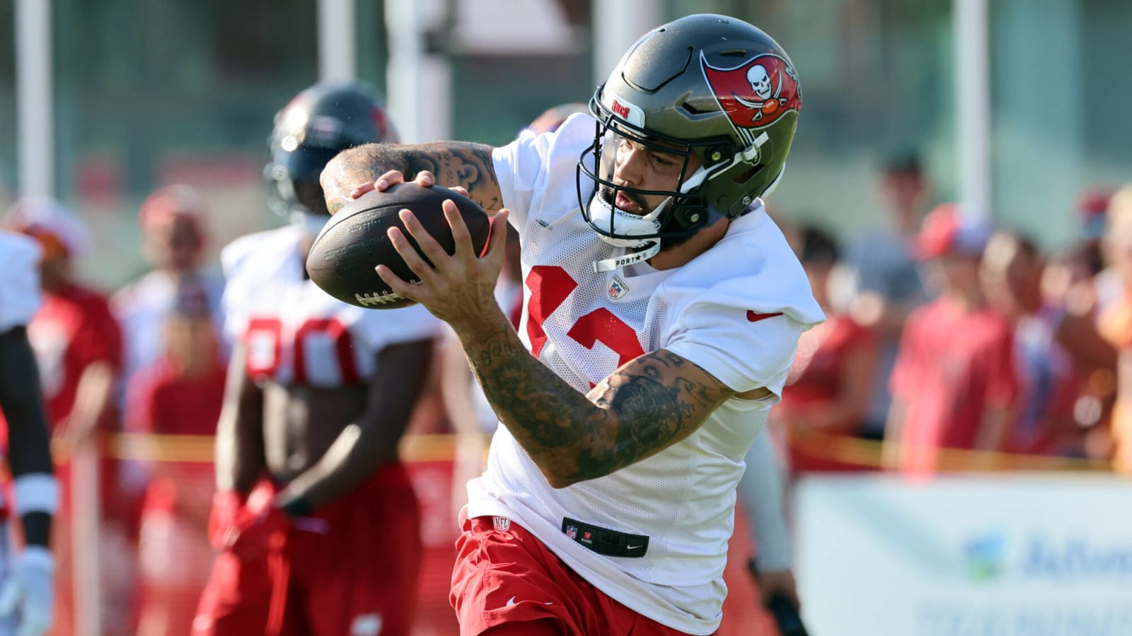 Mike Evans thinks pretty highly of himself | Yardbarker