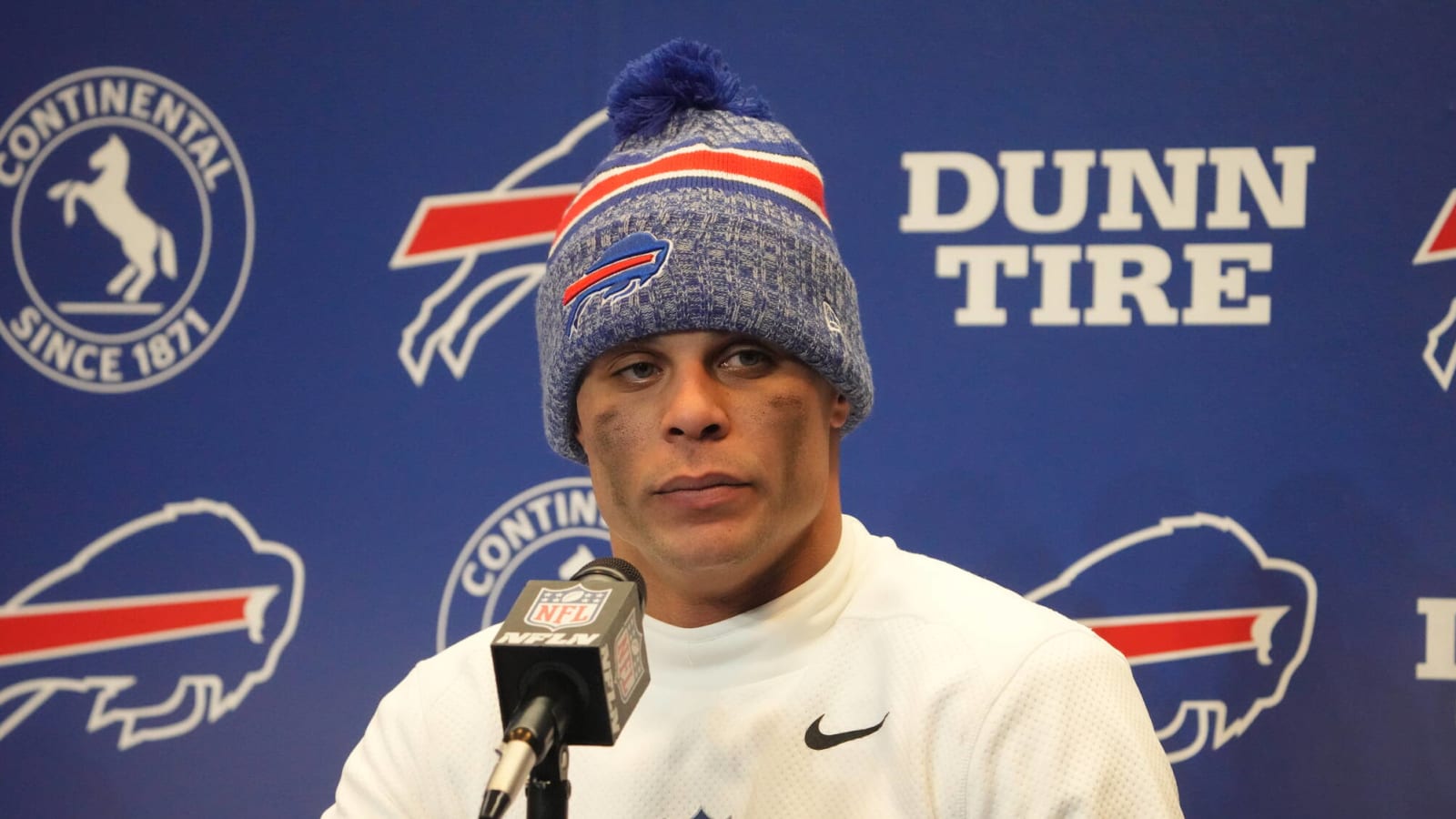 Miami Dolphins Jordan Poyer Reveals His Pick For Best Quarterback In ...