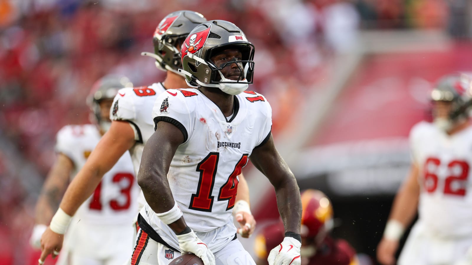 NFC South notes: Bucs expected to attempt to retain star WR | Yardbarker