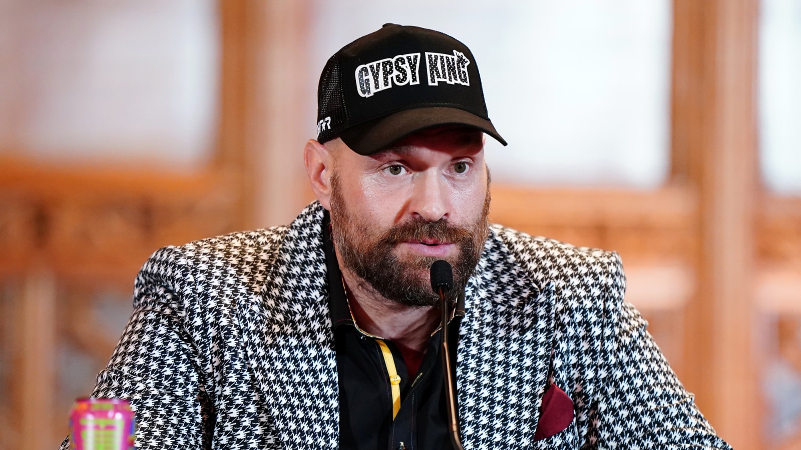 Fans React As Fury Says Usyk Was ‘Easier’ Than Expected | Yardbarker