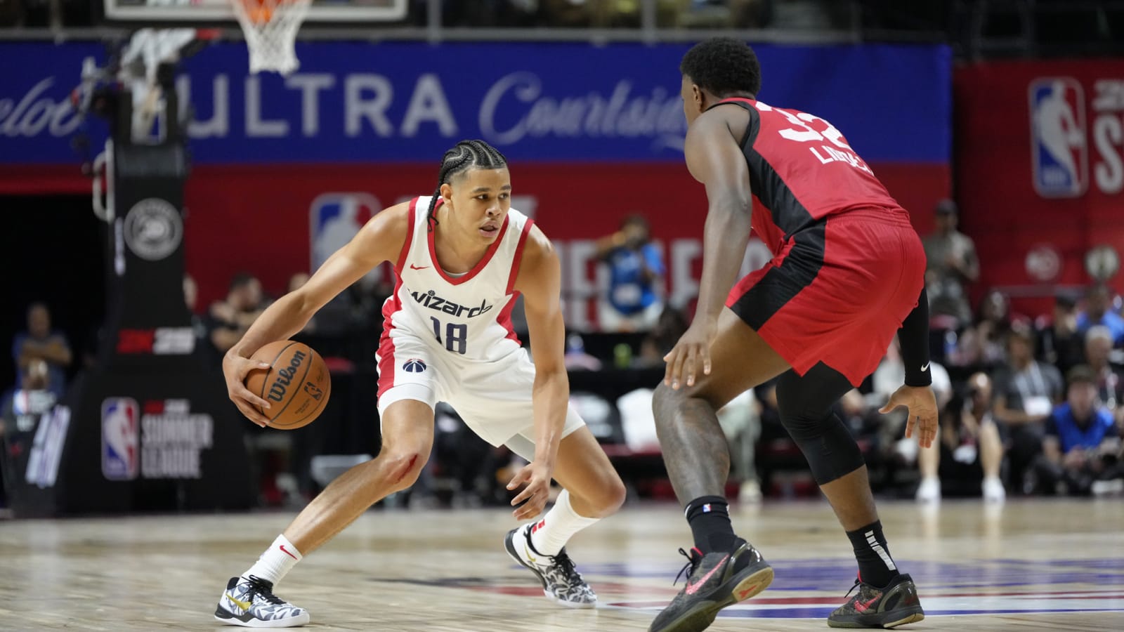 Hawks Trade E.J. Liddell to Suns for David Roddy | Yardbarker