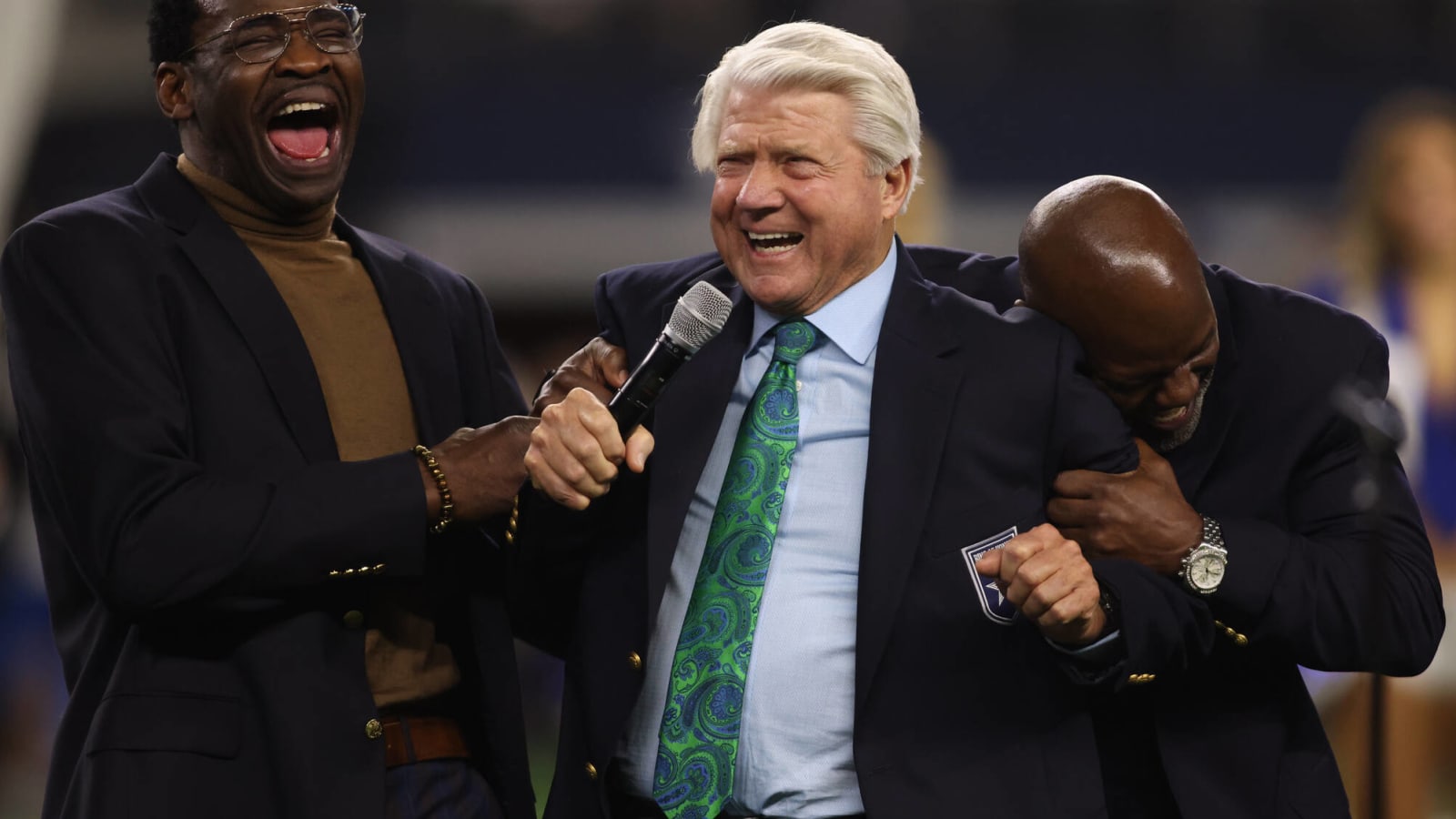 Jimmy Johnson delivers motivational halftime speech to fire up Cowboys ...