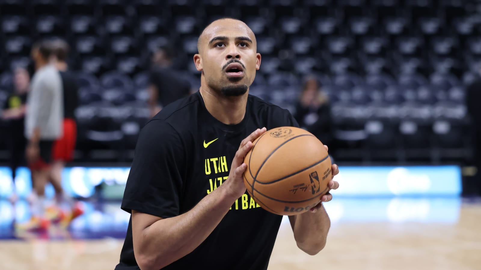 Former Lakers Champion Signs Deal With Eastern Conference Squad ...