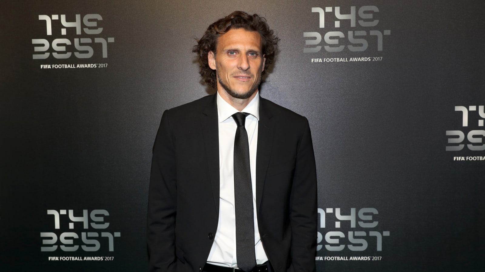 Man united legend Diego Forlan suffers heavy defeat on tennis debut ...