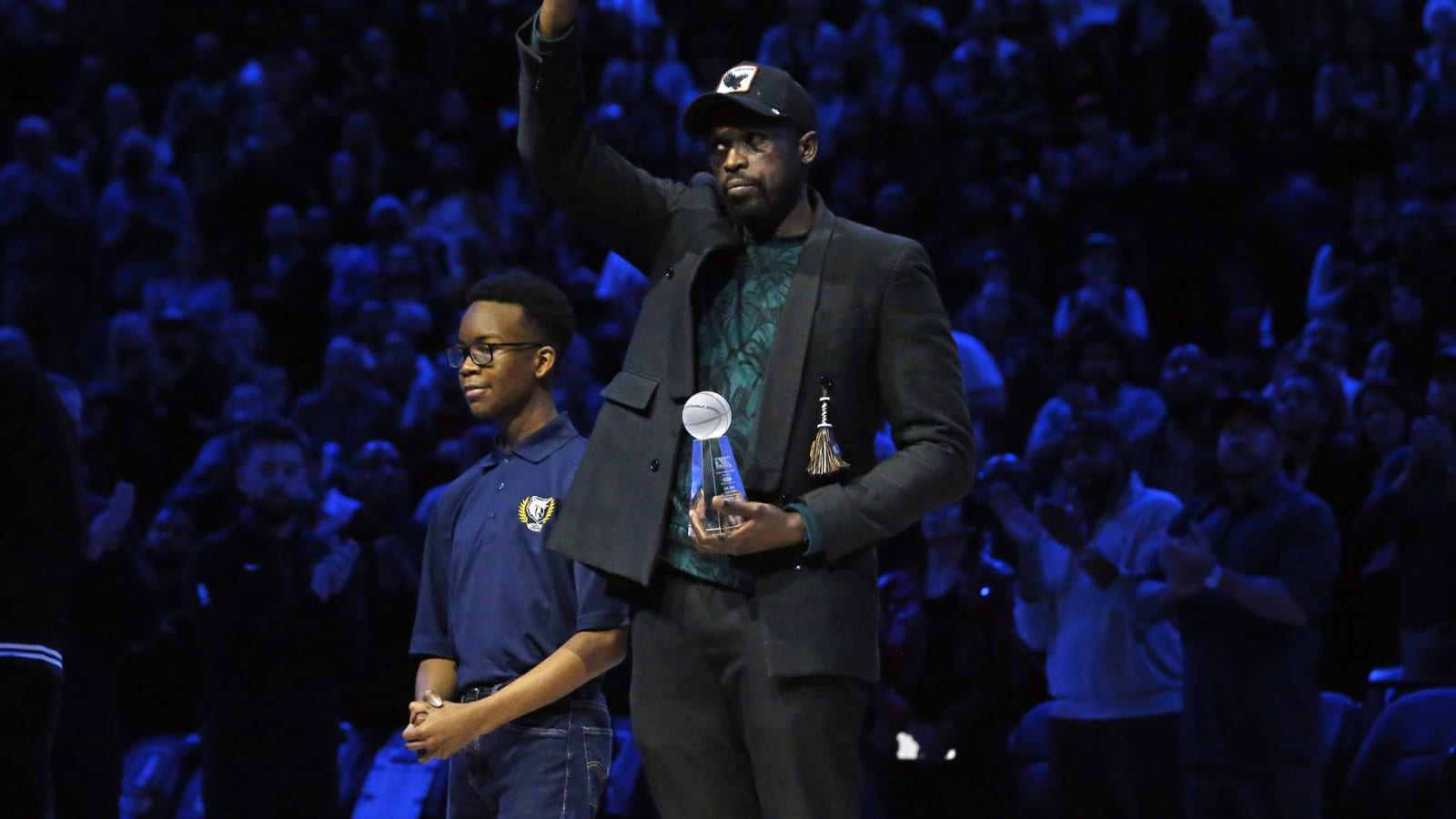 Luol Deng Has Funded South Sudan’s Basketball Team With His Own Money ...