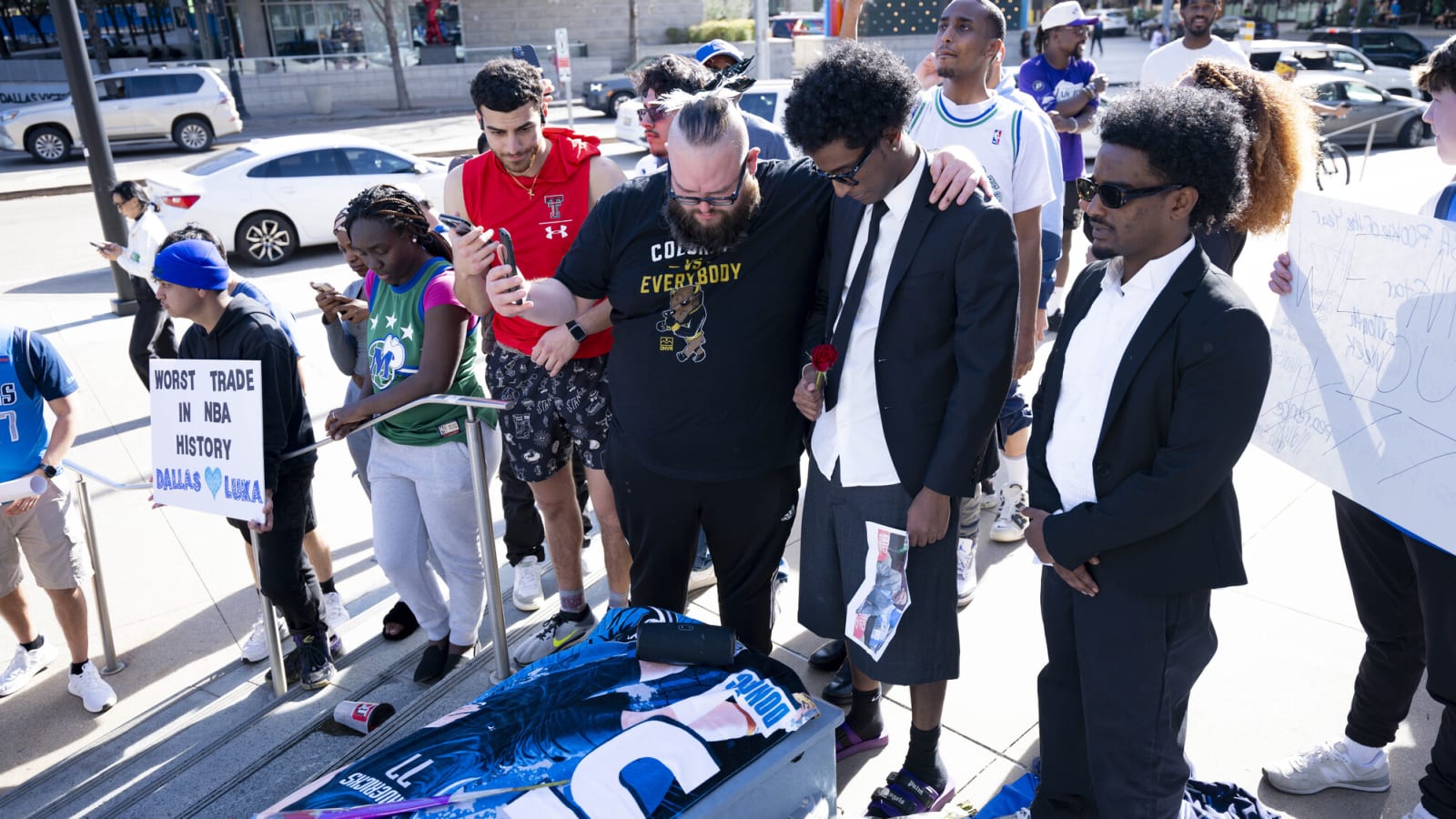 Fans hold mock funeral for Mavericks after Luka Doncic trade | Yardbarker