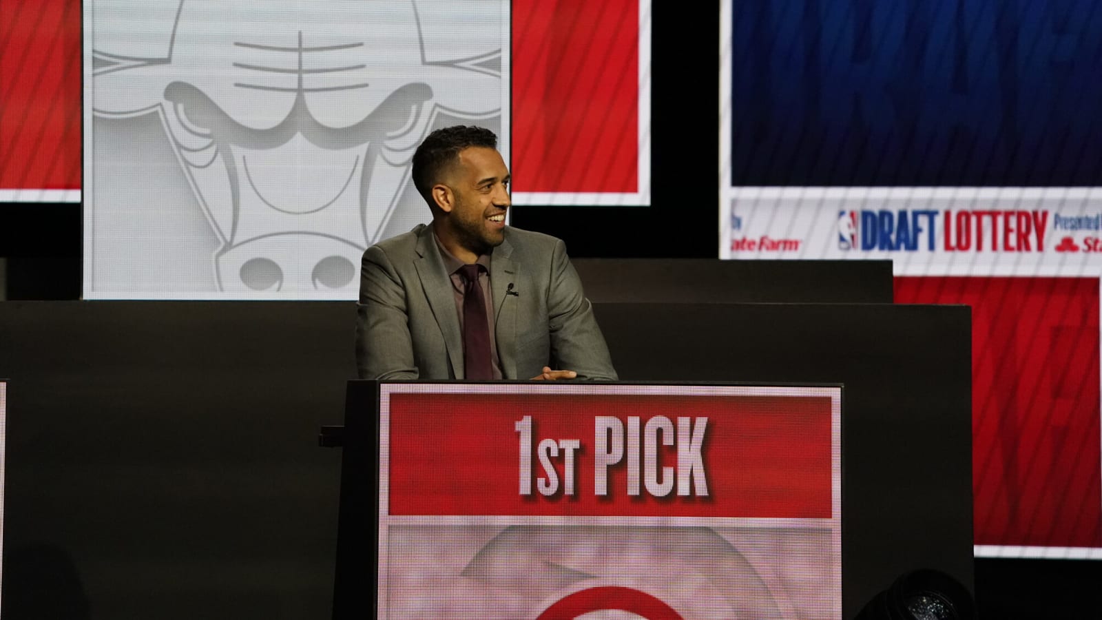 Draft expert says Hawks don’t know what they’re doing with No. 1 pick ...