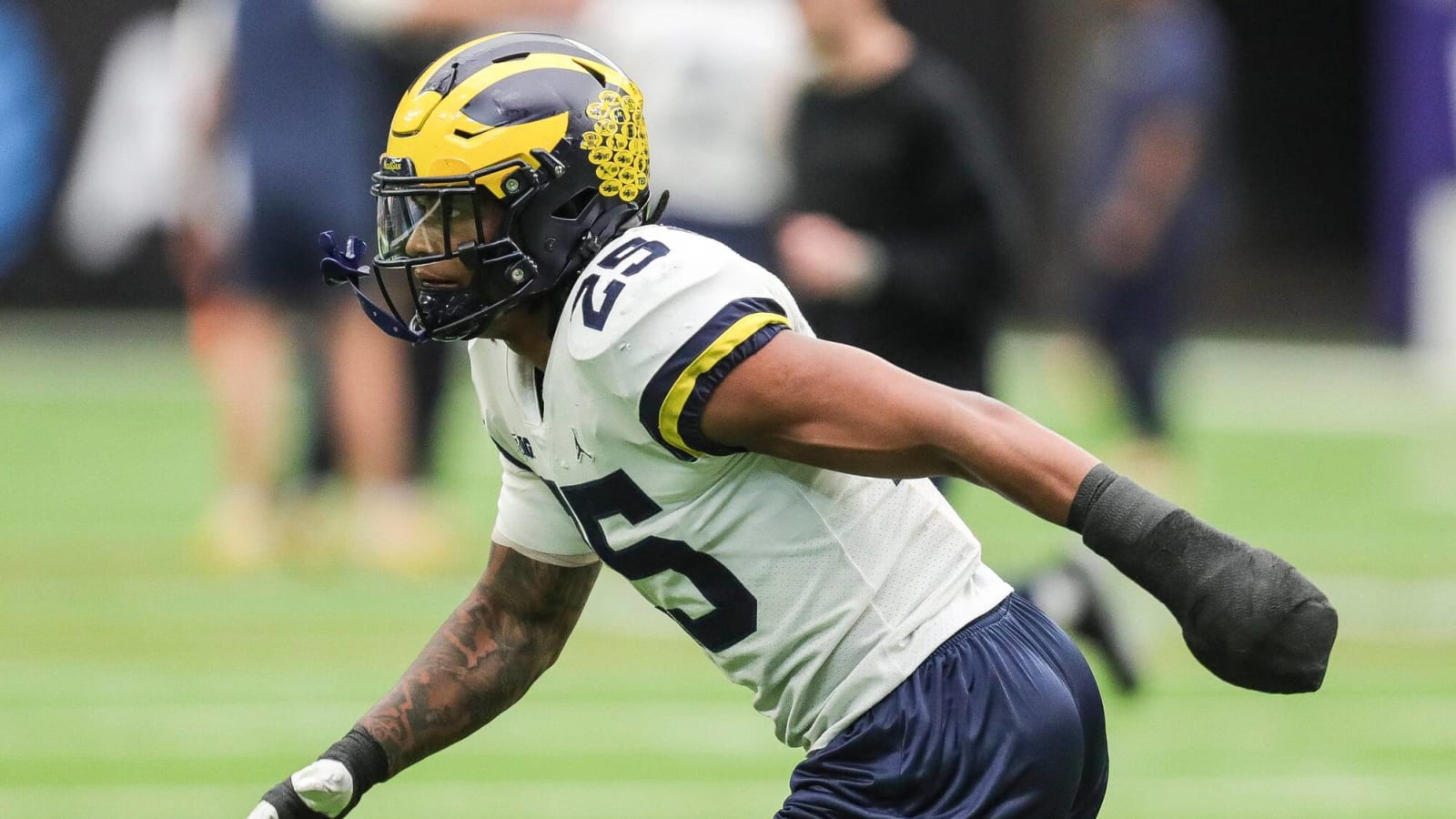 Steelers Meet with Three Top Linebackers at NFL Combine | Yardbarker