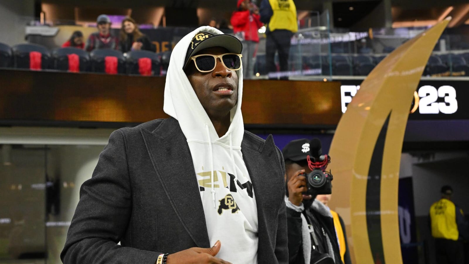 NFL legend undergoing emergency surgery for blood clot | Yardbarker