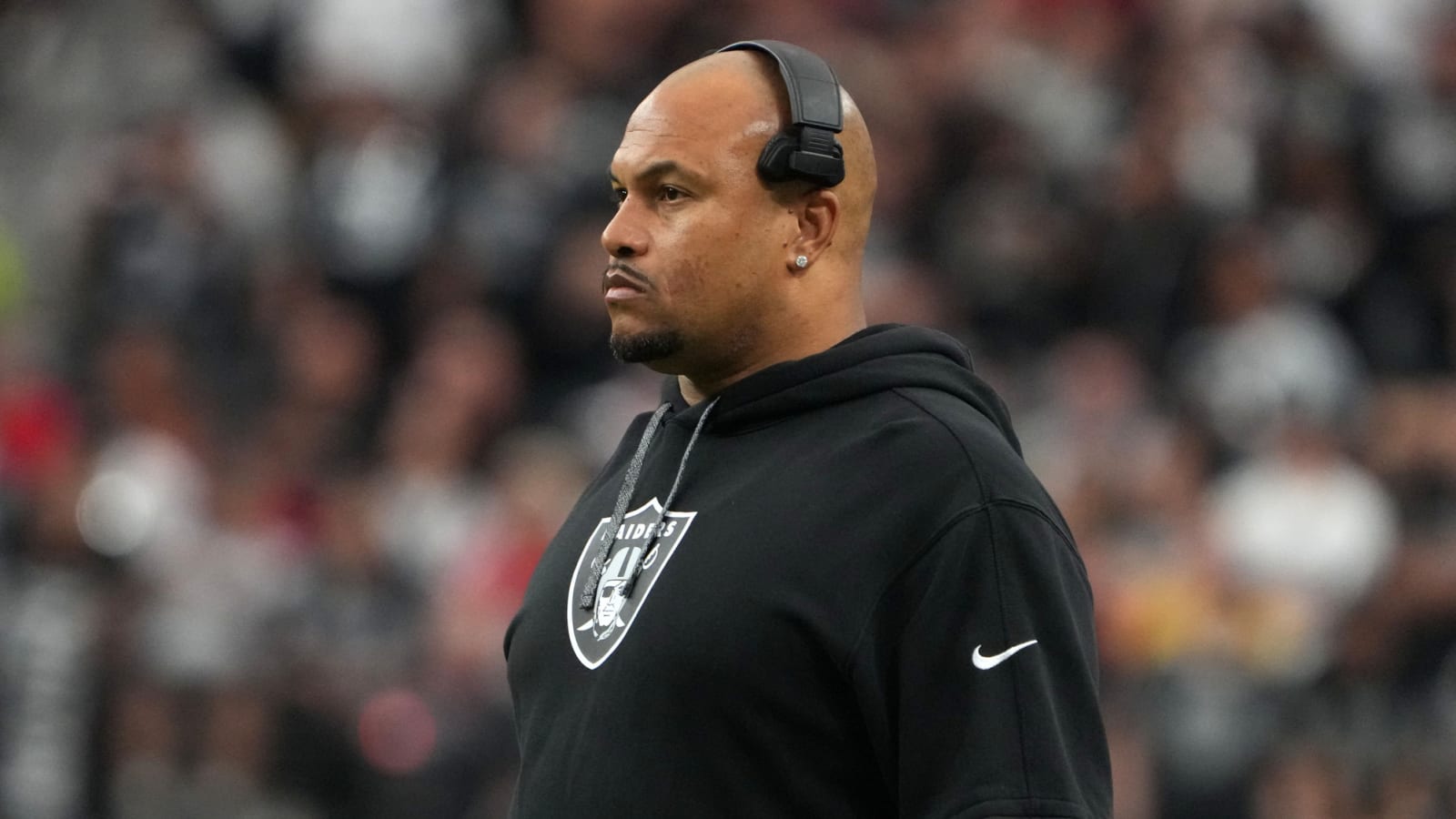 Patience—The Biggest Thing That Raiders HC Antonio Pierce Is Learning ...