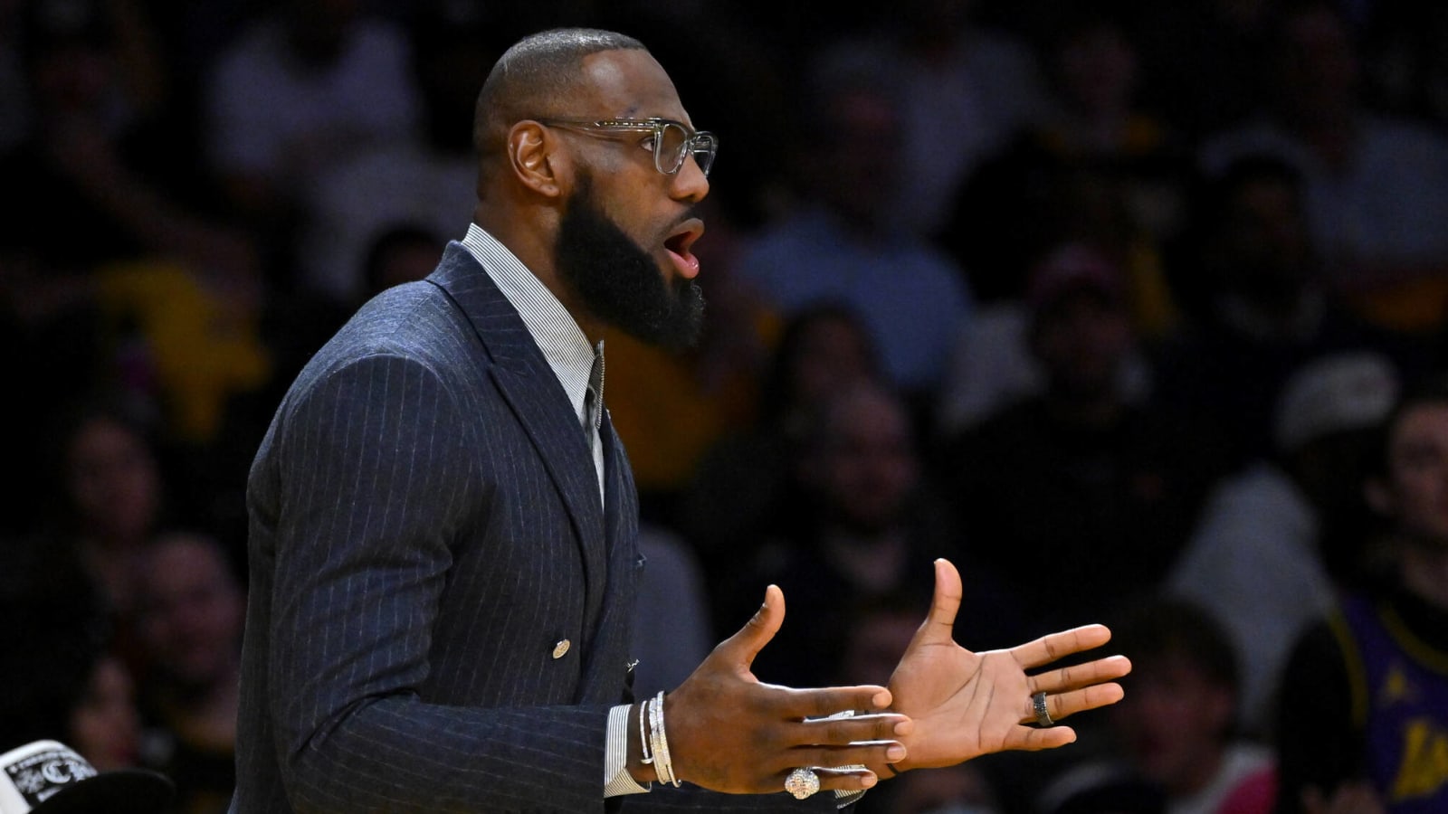 LeBron gives 'professional opinion' on Super Bowl holding call | Yardbarker