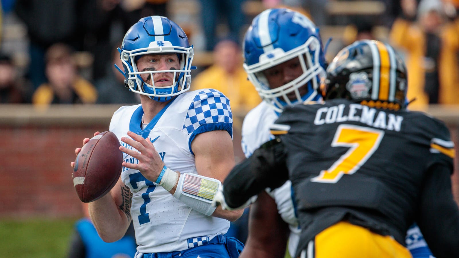 Surprising QB prospect emerges as favorite for draft's No. 2 pick ...