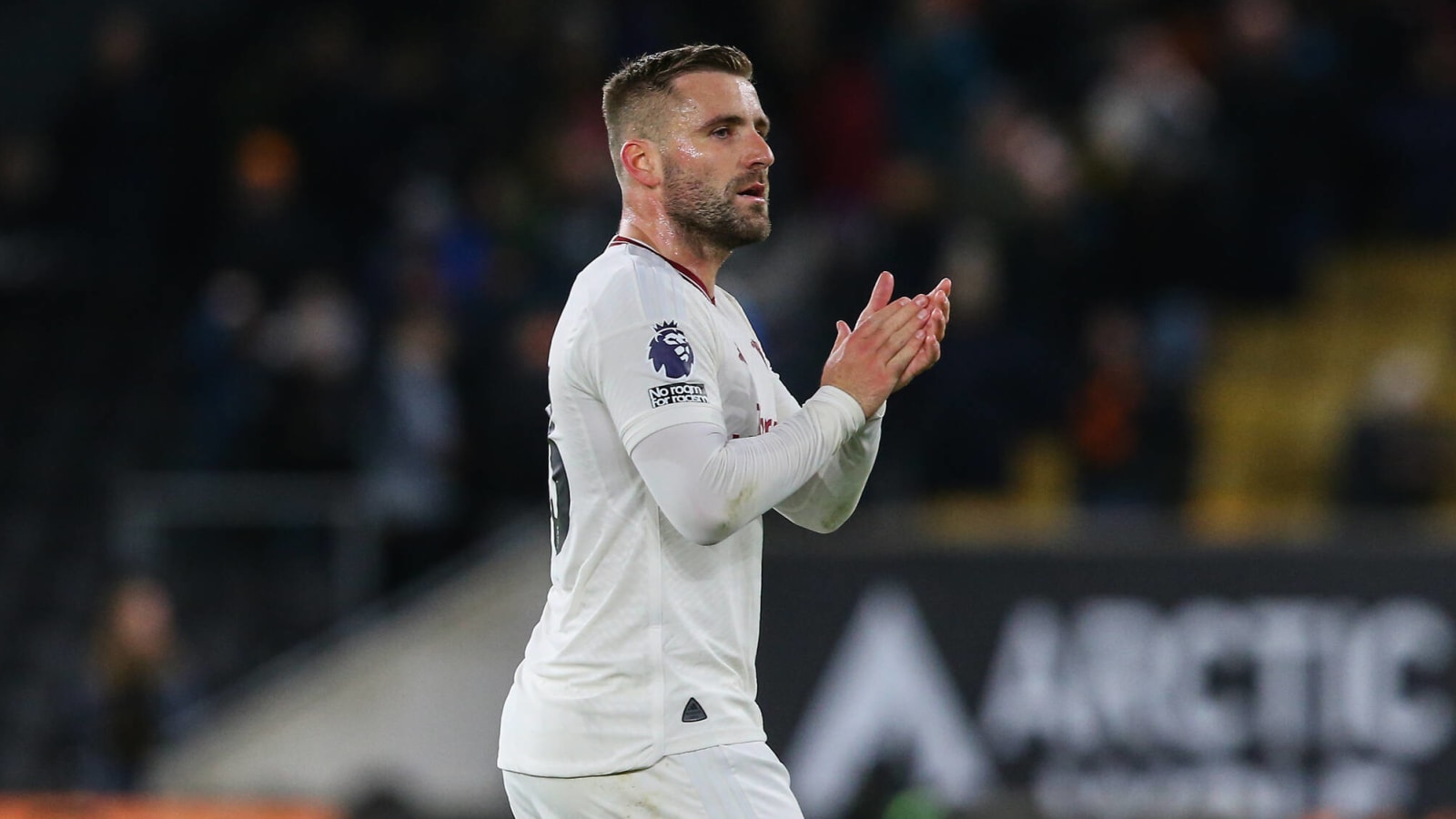 Reporter gives worrying update on Luke Shaw fitness after win over ...