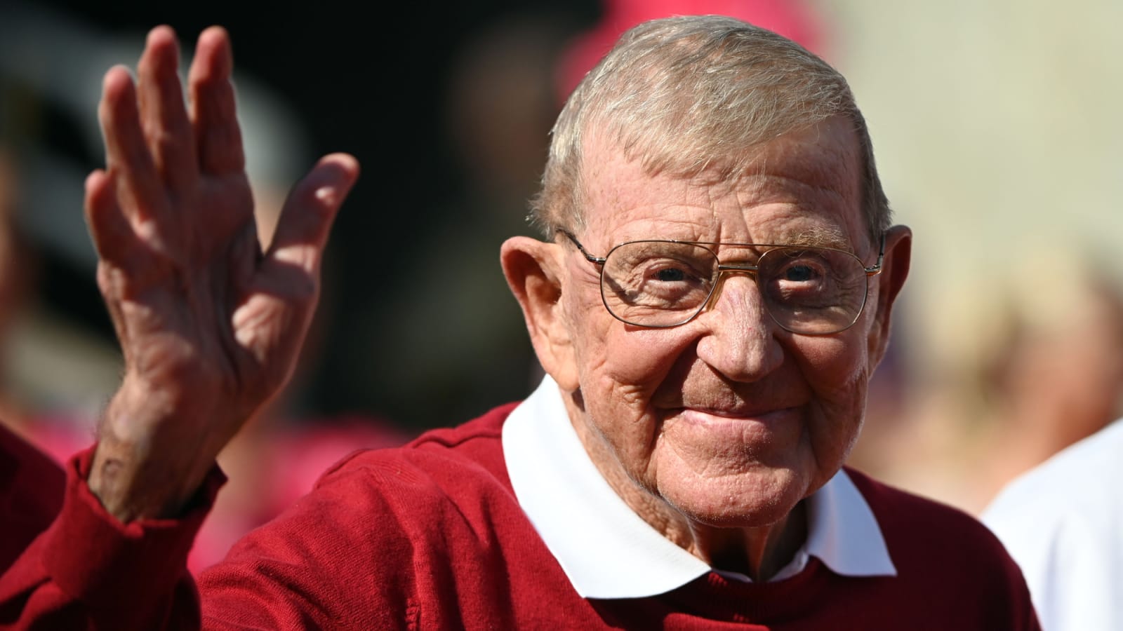 Ohio State fans trolled Lou Holtz with great sign | Yardbarker