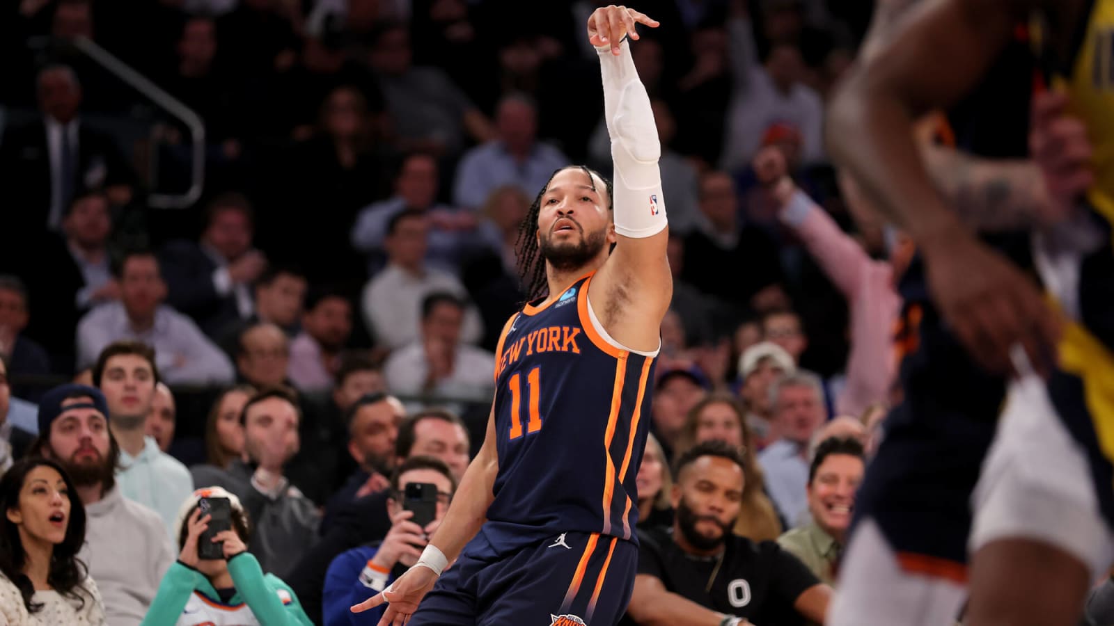 Knicks complete the comeback to extend winning streak to nine in 109 ...