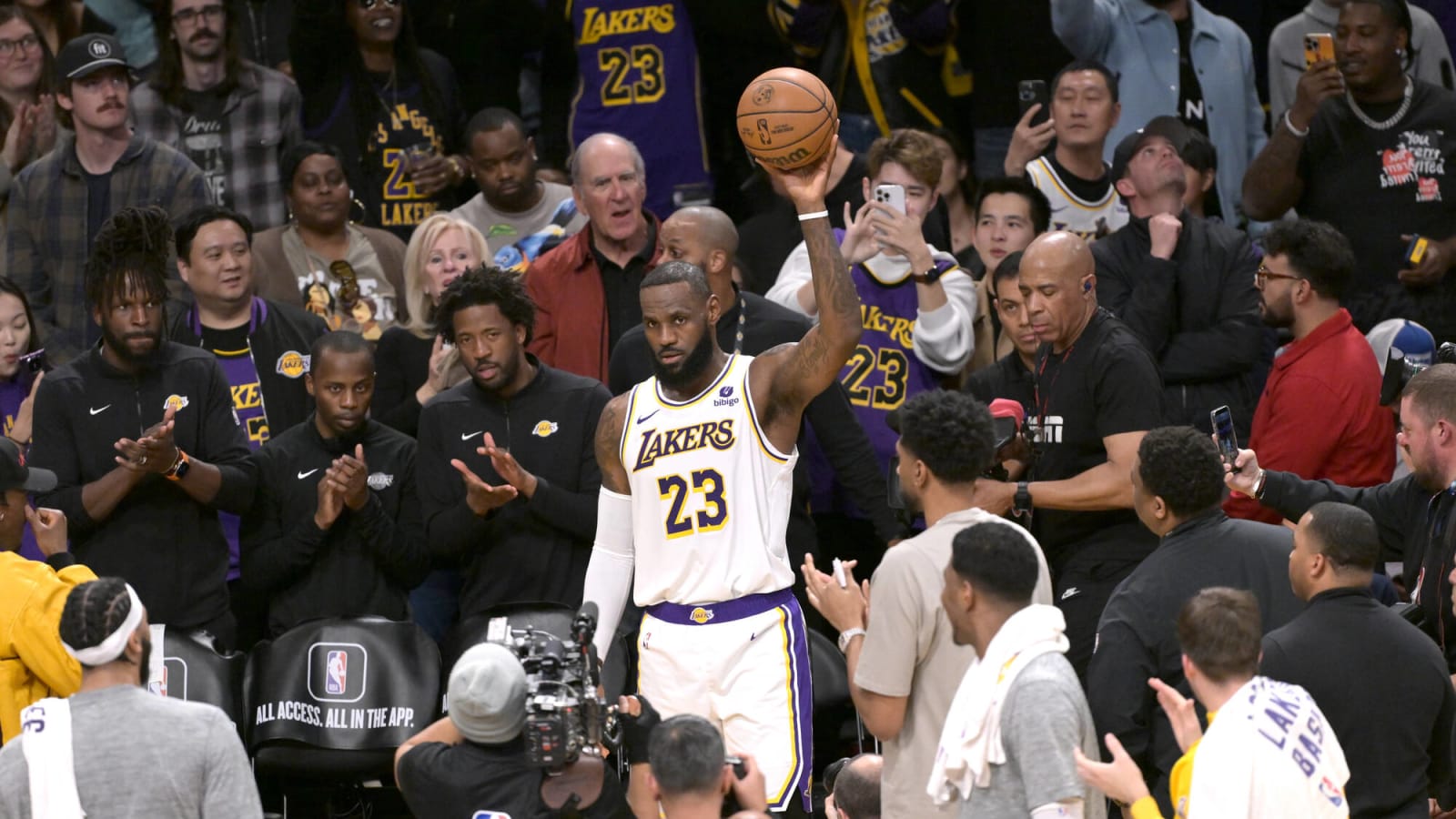Kendrick Perkins Demands Lakers Build A Statue For LeBron James ...