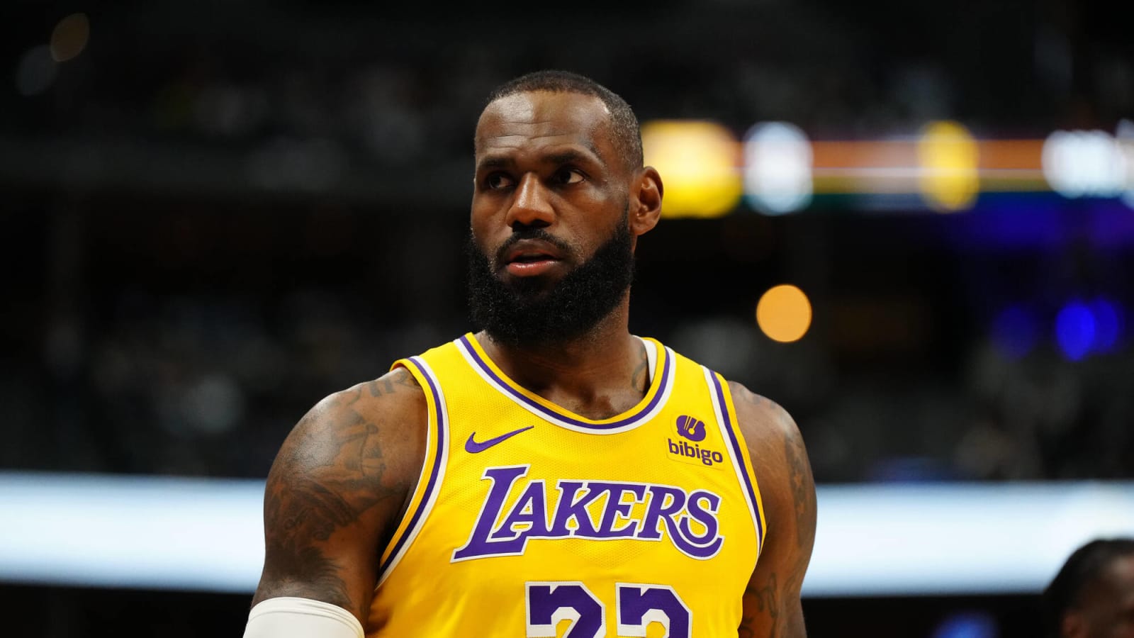 Watch: LeBron James caught seemingly fixing ‘dislocated finger’ during ...