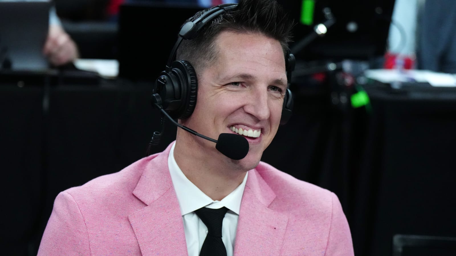 How to watch FS1 and FS2 without cable in 2024 | Yardbarker