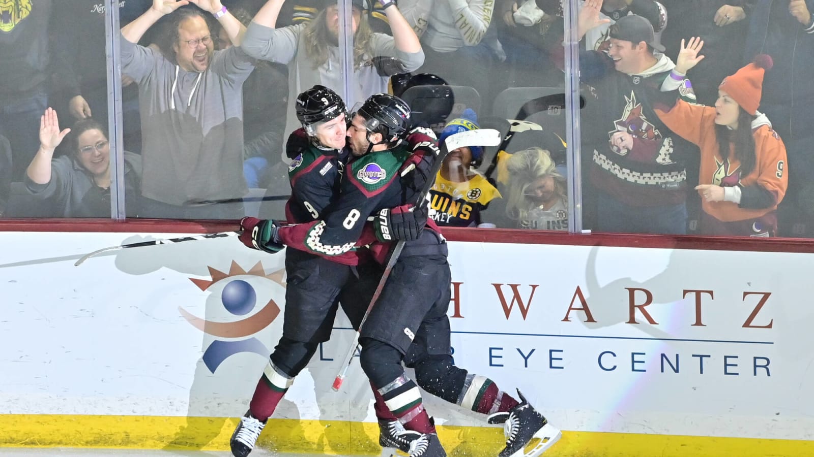 Nick Schmaltz scores OT winner, Coyotes beat Bruins 4-3 | Yardbarker
