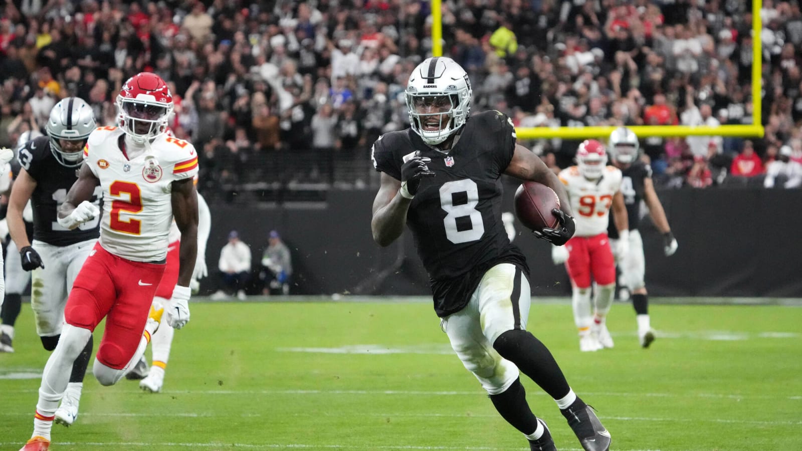 Something Or Nothing: NFC Team Eyeing Raiders Star Josh Jacobs | Yardbarker