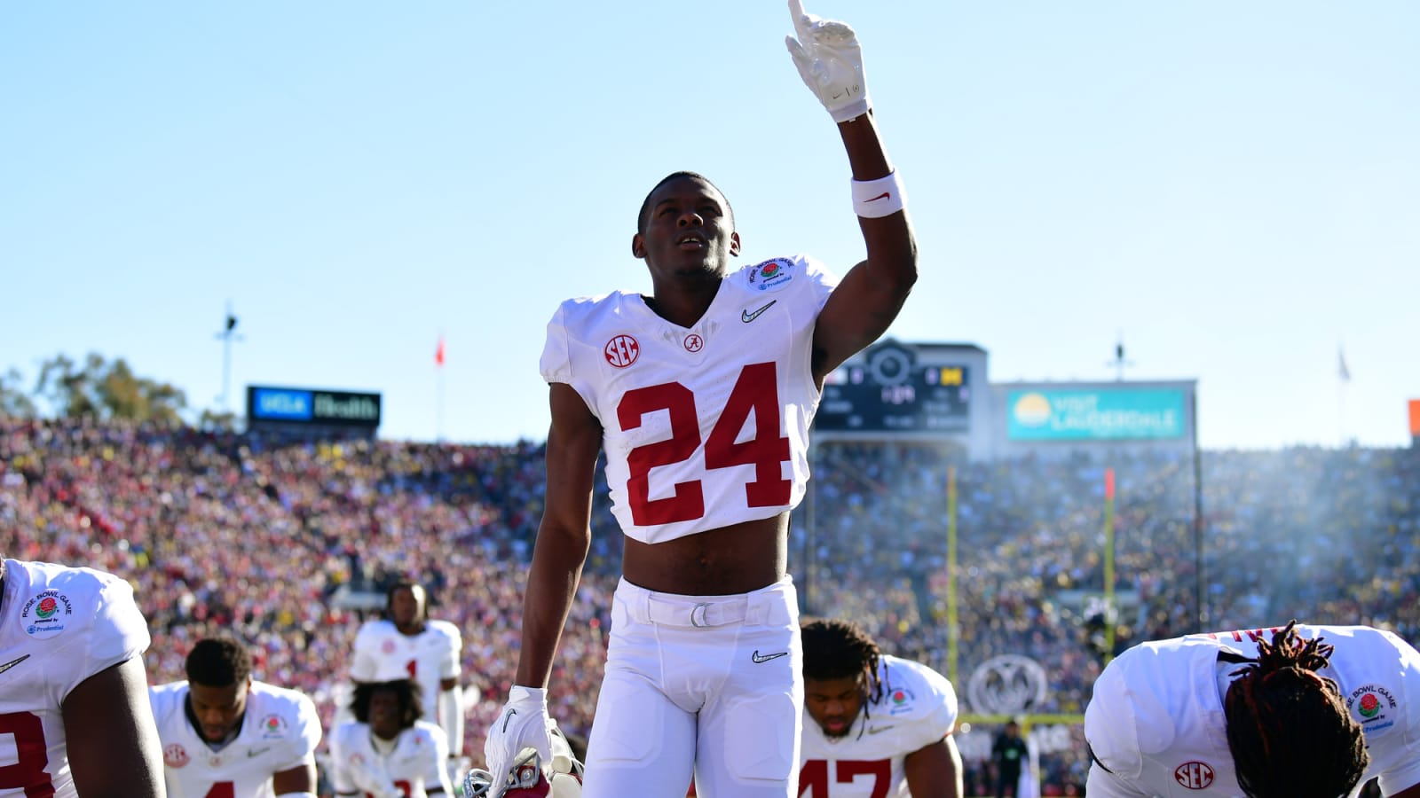 Several Alabama players unveils photos to social media from Crimson ...