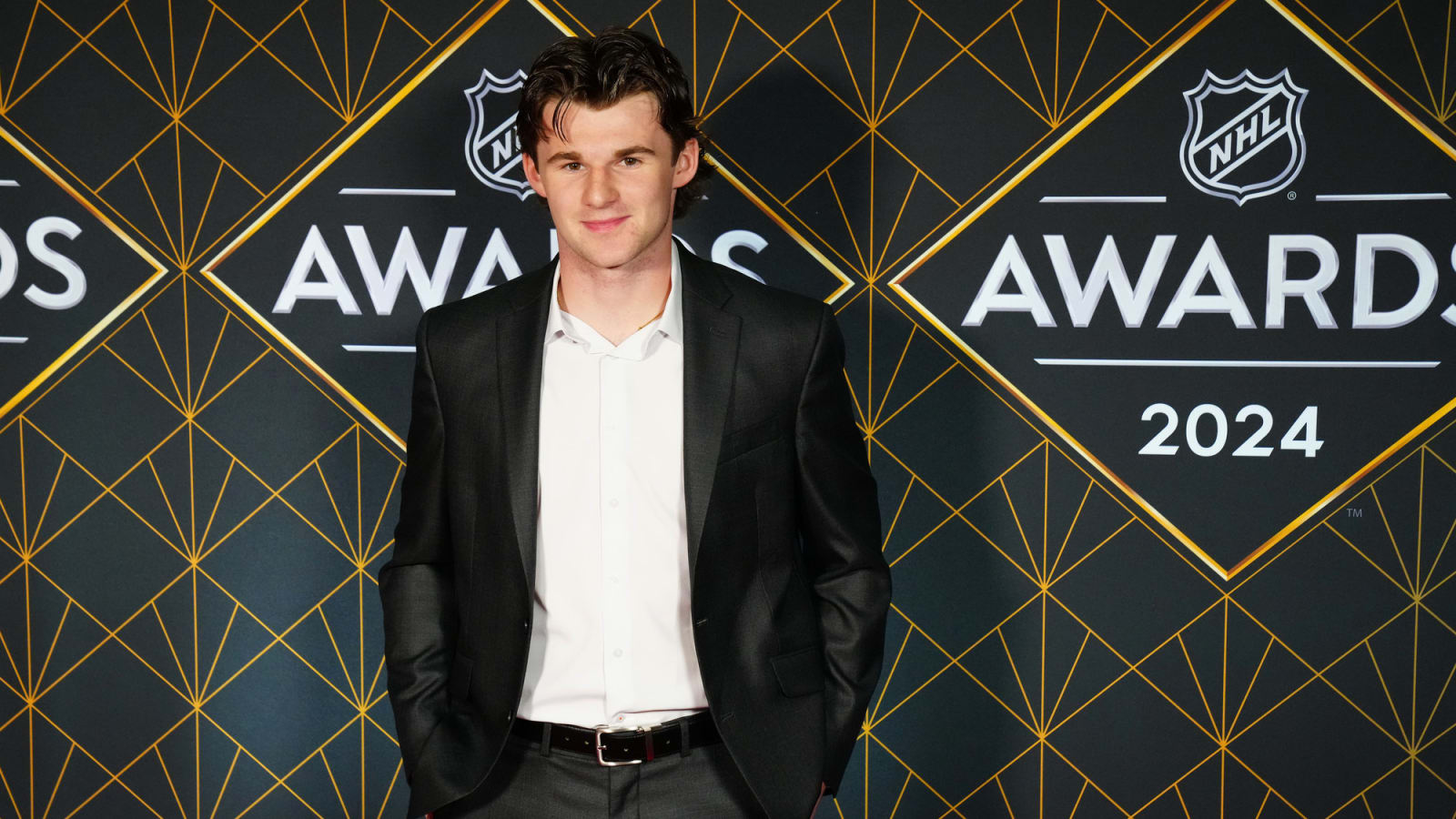 Islanders Keep Pick 20; Draft a Steal in Cole Eiserman | Yardbarker