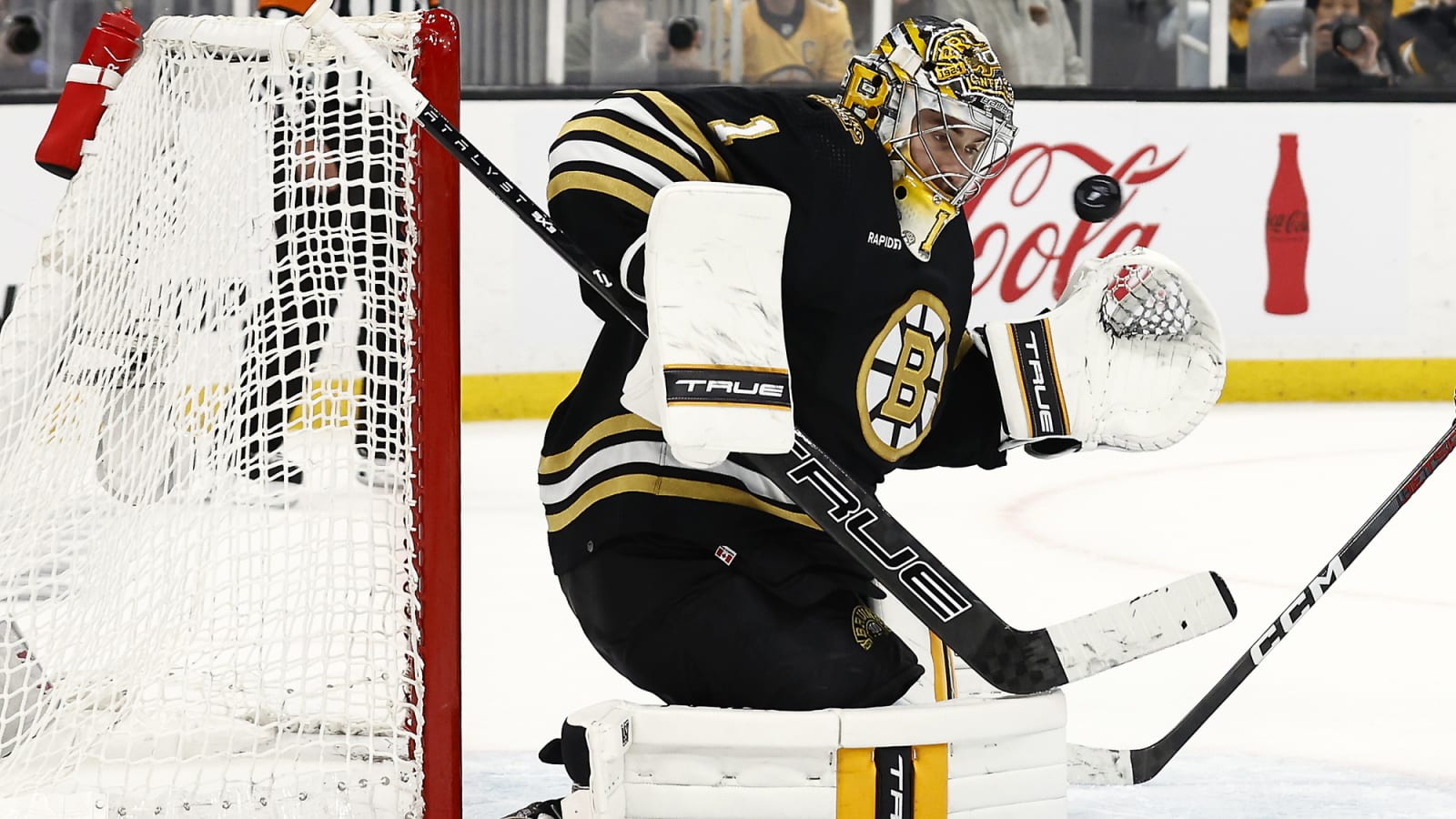 Jeremy Swayman has list of all the criticisms he received from Boston ...