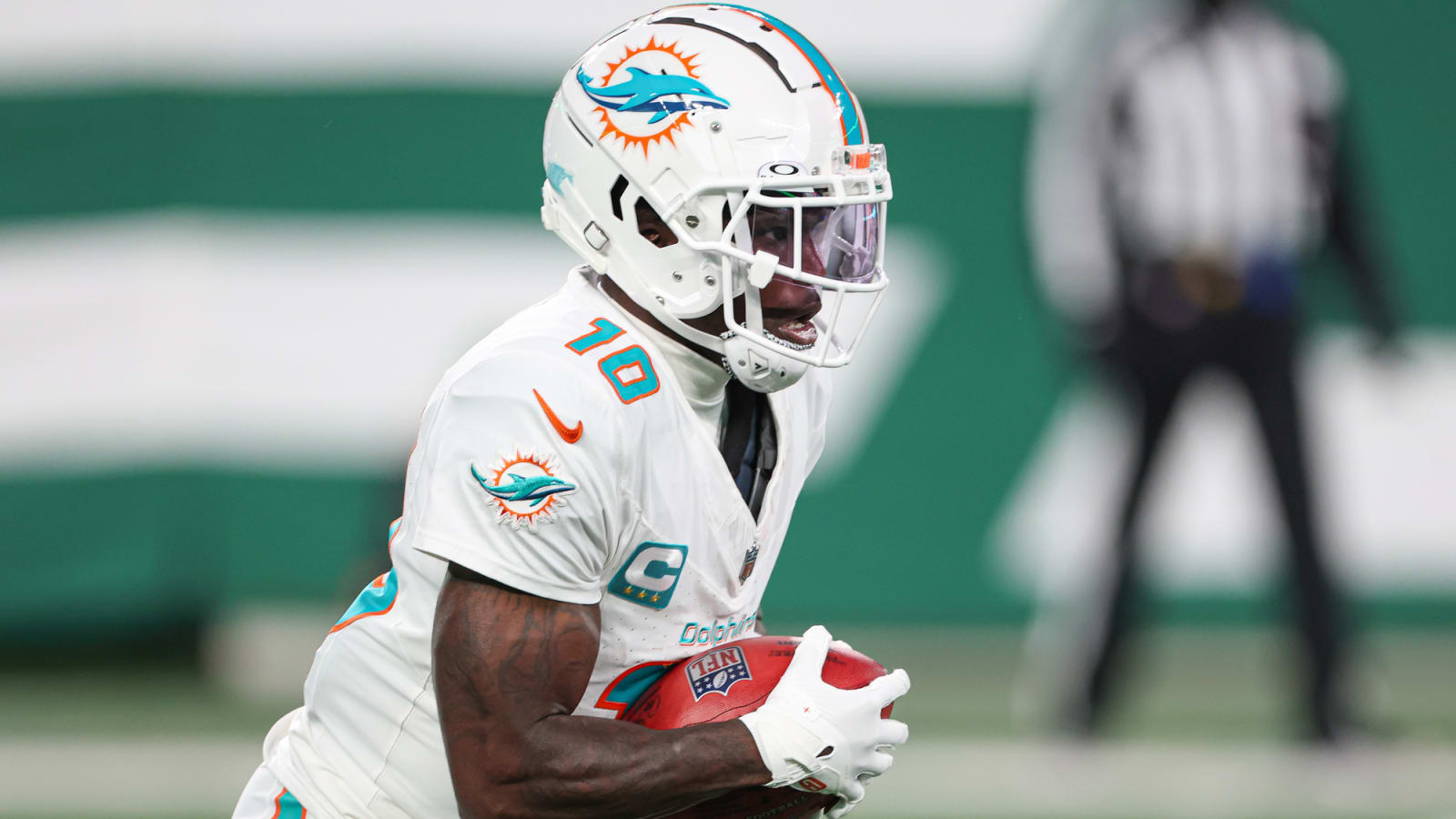 AFC Notes: Tyreek Hill, Dolphins, Ravens, Titans GM Search | Yardbarker