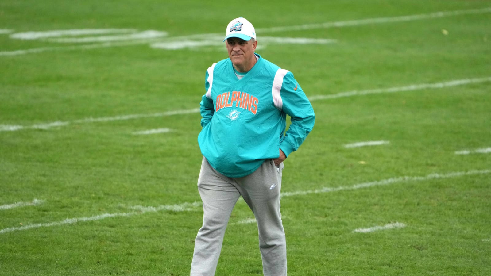 Miami Dolphins Part Ways With Defensive Coordinator Vic Fangio | Yardbarker
