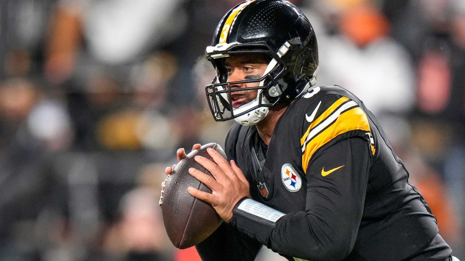 Steelers' Russell Wilson Defends George Pickens After Super Sloppy Drop ...