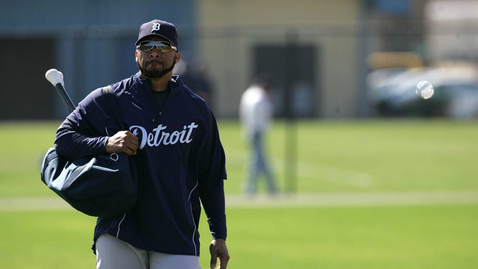 Fans going crazy over the swing of son of famous MLB player | Yardbarker