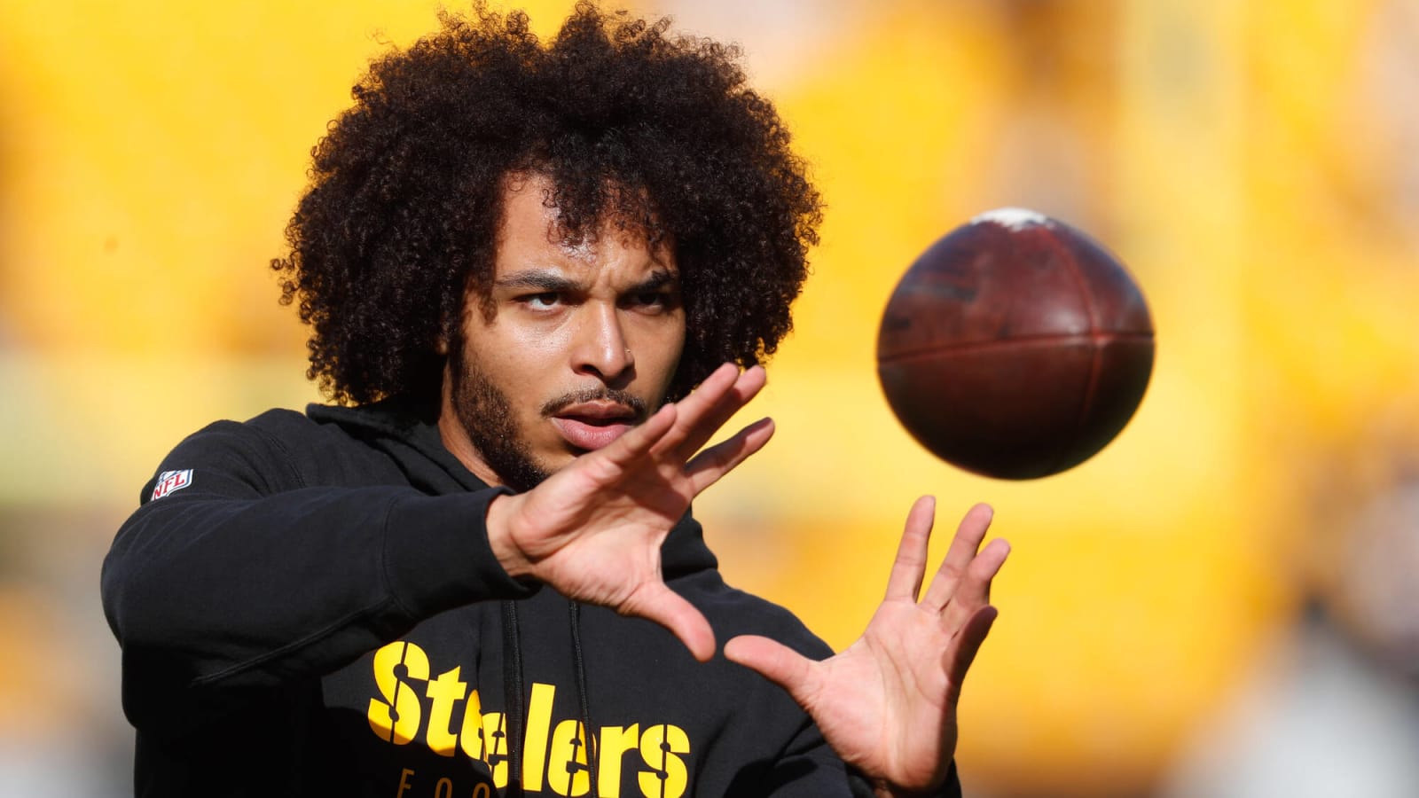 Giants waive injured running back, sign DB Elijah Riley | Yardbarker